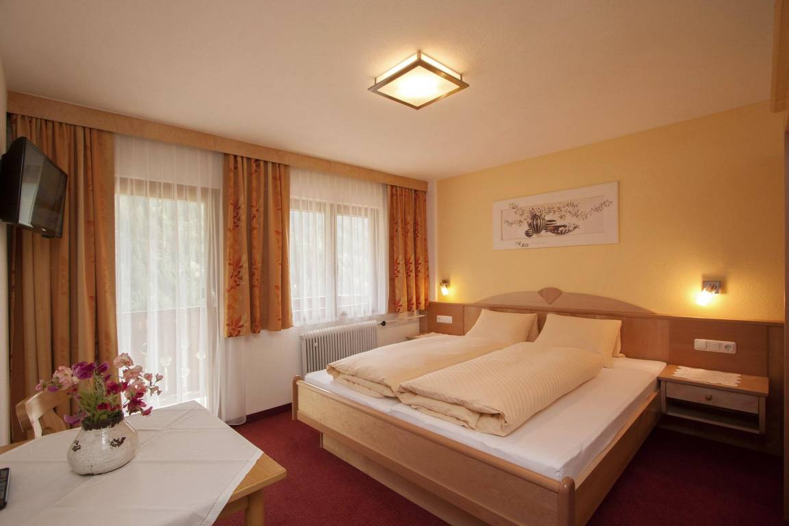 Hotel ∙ 2 Bedrooms ∙ 4 Guests - Kappl