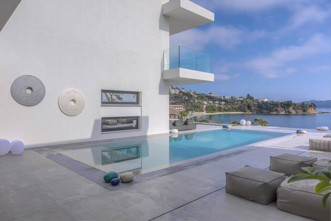 300 M² Villa ∙ 7 Bedrooms ∙ 14 Guests - Skiathos