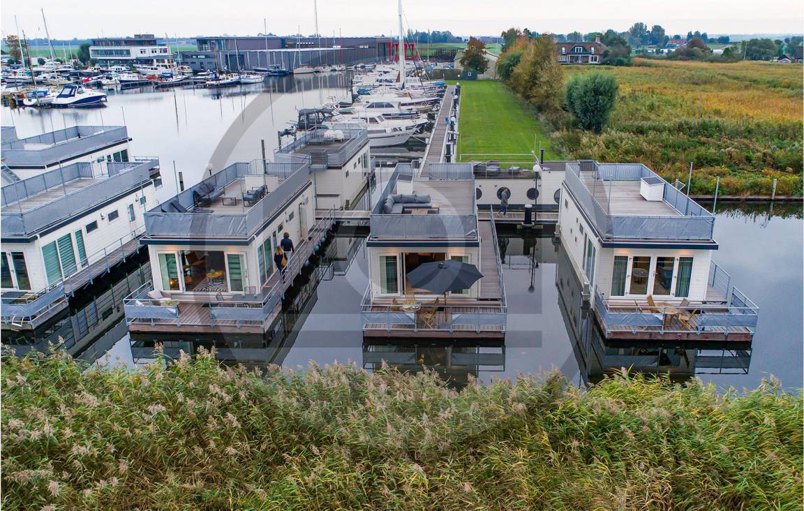 52 M² Houseboat ∙ 2 Bedrooms ∙ 5 Guests - Aalsmeer