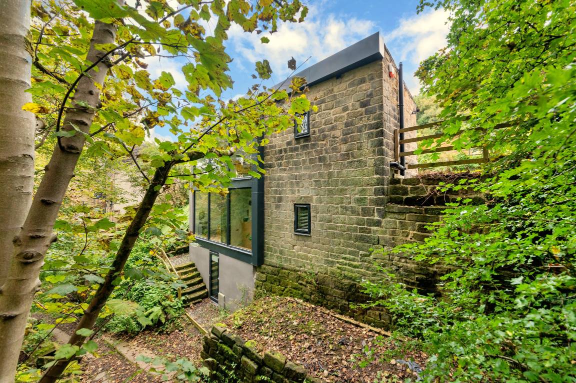 80 M² House ∙ 2 Bedrooms ∙ 6 Guests - Hebden Bridge