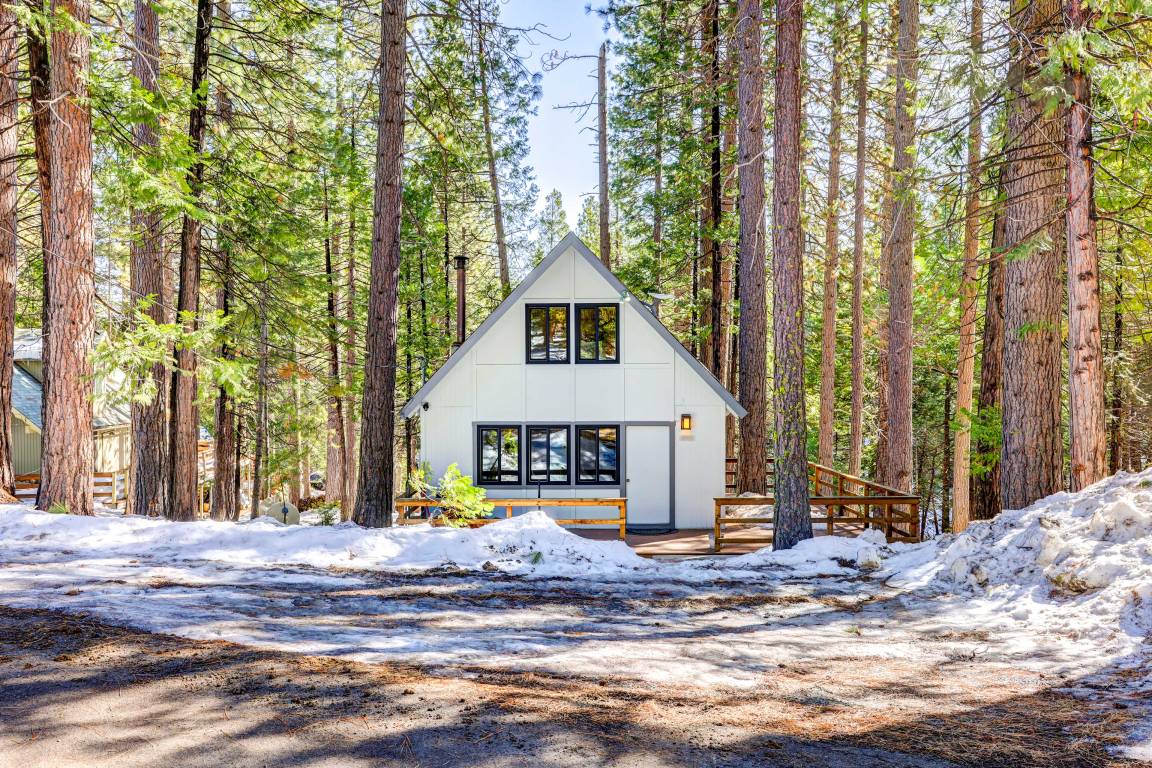 106 M² House ∙ 3 Bedrooms ∙ 6 Guests - Pinecrest, CA