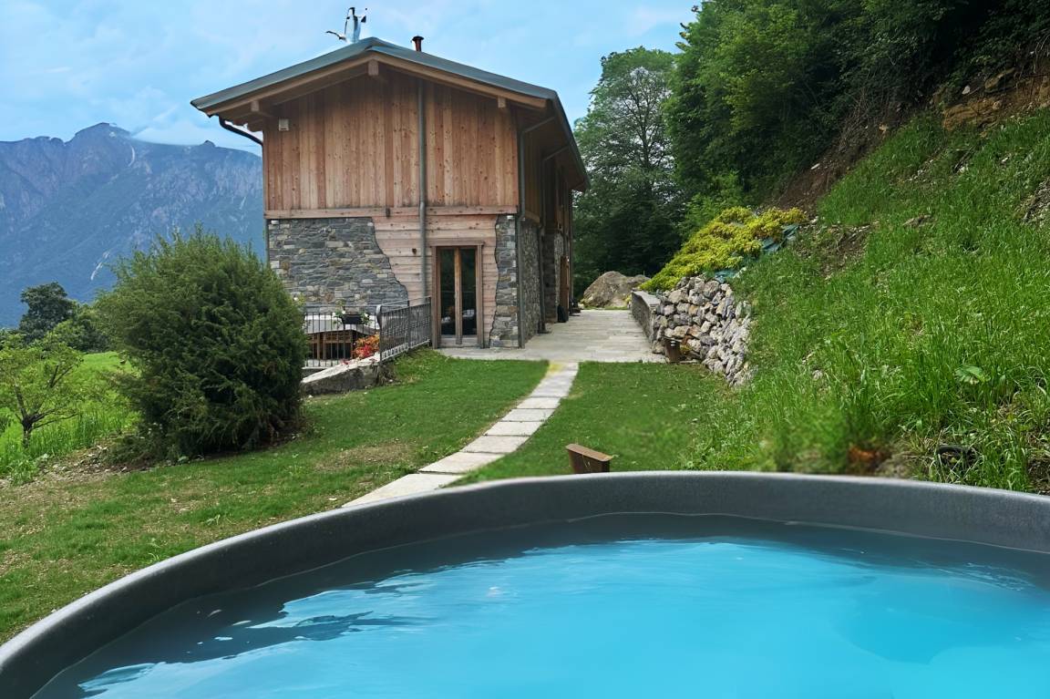 300 M² Chalet ∙ 2 Chambres ∙ 15 Personnes - Lac de Côme