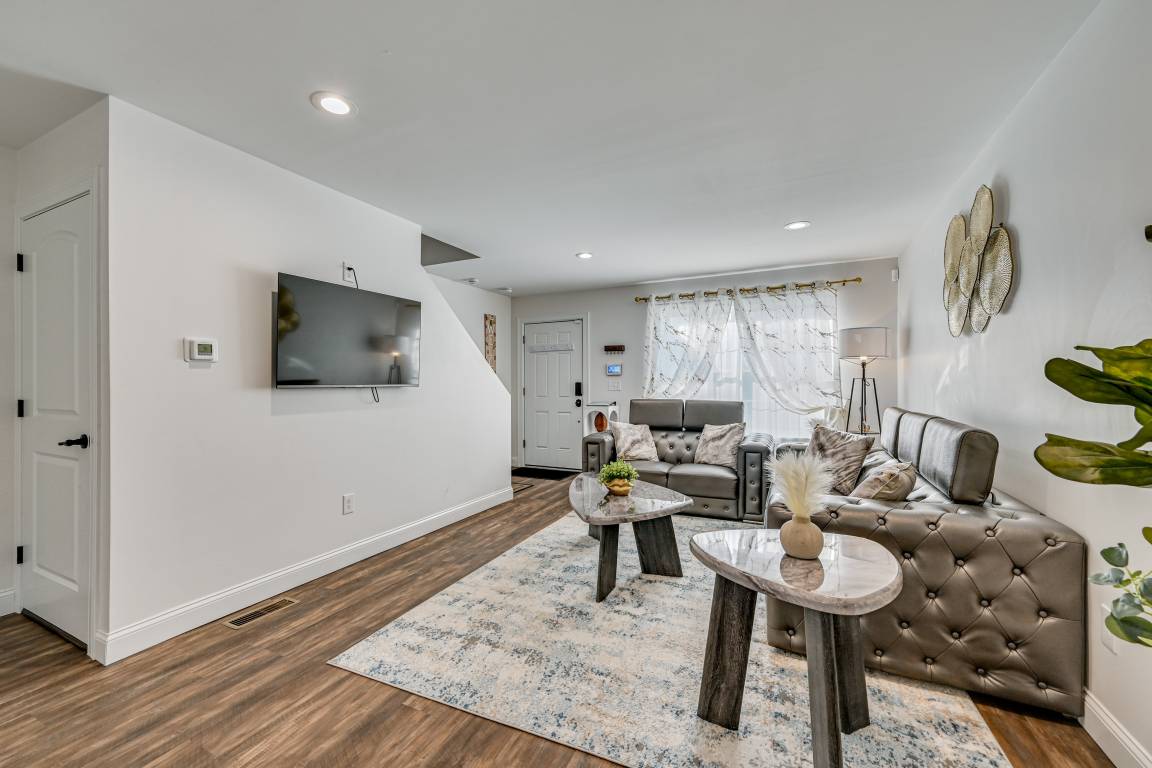 148 M² Apartment ∙ 4 Bedrooms ∙ 8 Guests - Springfield, MA