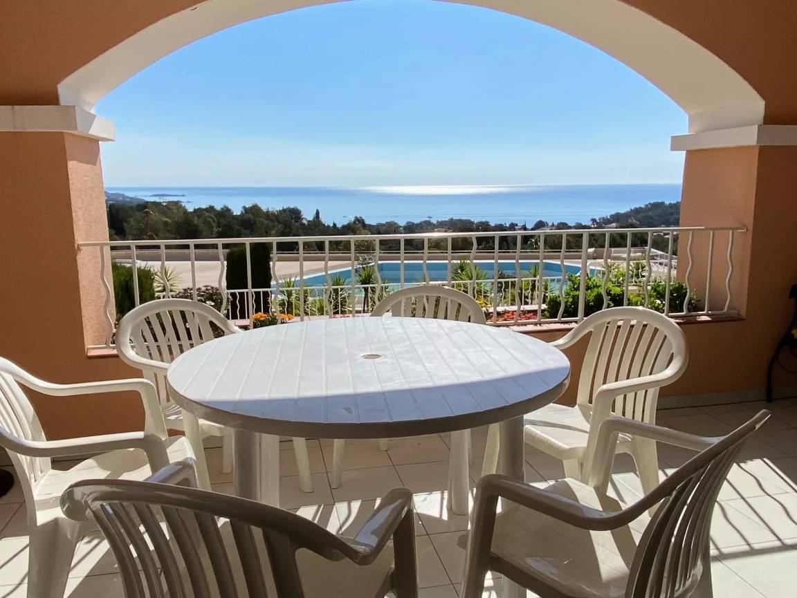 35 M² Appartement ∙ 1 Slaapkamer ∙ 7 Gasten - Saint-Raphaël