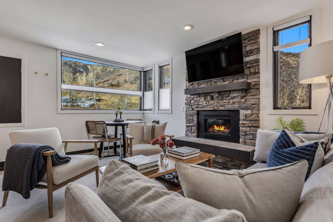 Apartment ∙ 2 Bedrooms ∙ 6 Guests - Snowmass Village, CO