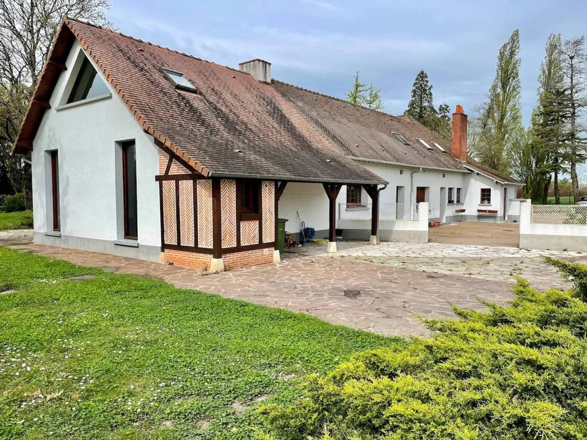 400 M² Ferienhaus ∙ 8 Schlafzimmer ∙ 16 Gäste - Beaugency