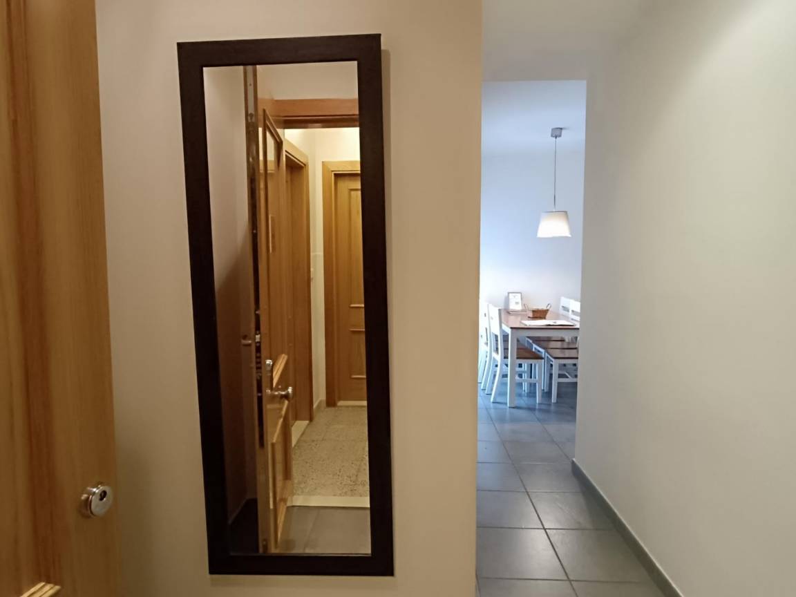 58 M² Apartment ∙ 3 Bedrooms ∙ 6 Guests - Breda, Spain