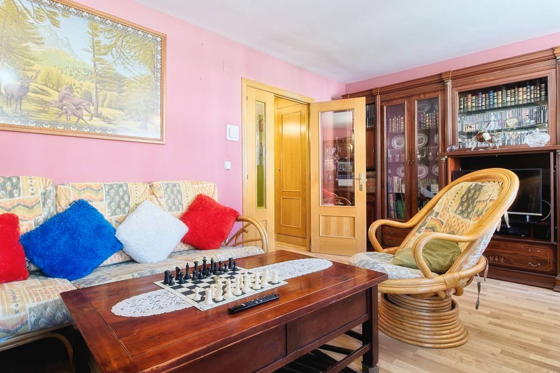 102 M² Ferienhaus ∙ 4 Schlafzimmer ∙ 7 Gäste - León