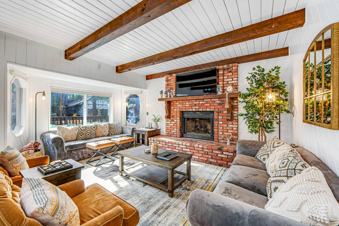 157 M² Cabin ∙ 2 Bedrooms ∙ 8 Guests - Big Bear Lake, CA