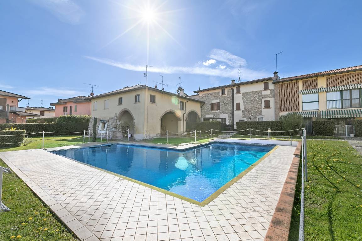 70 M² Apartamento ∙ 2 Habitaciones ∙ 4 Huéspedes - Sirmione