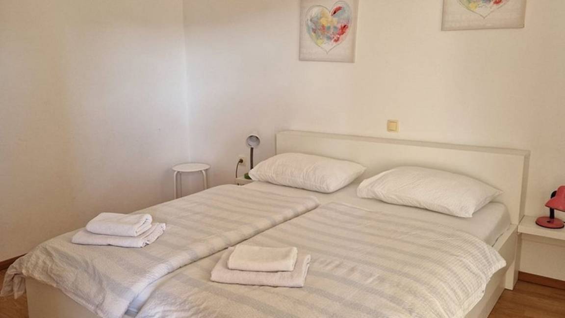 80 M² Apartamento ∙ 2 Habitaciones ∙ 4 Huéspedes - Rab
