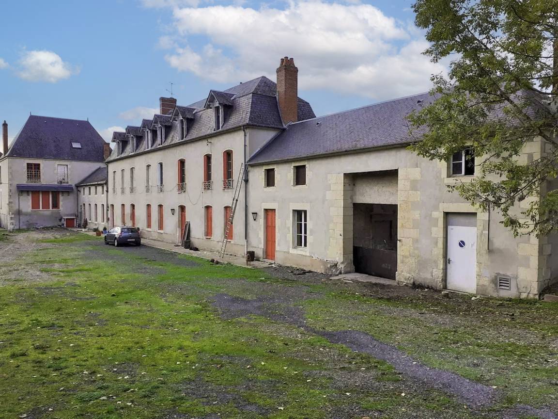 650 M² Maison De Vacances ∙ 10 Chambres ∙ 26 Personnes - Nevers