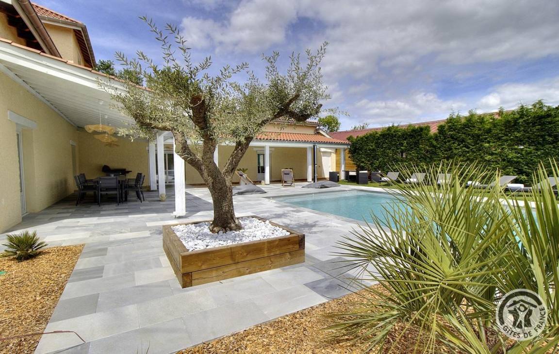 241 M² Gîte ∙ 6 Chambres ∙ 13 Personnes - La Tour-de-Salvagny