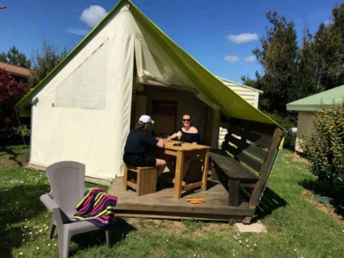 17 M² Tente ∙ 2 Chambres ∙ 4 Personnes - Île de Ré