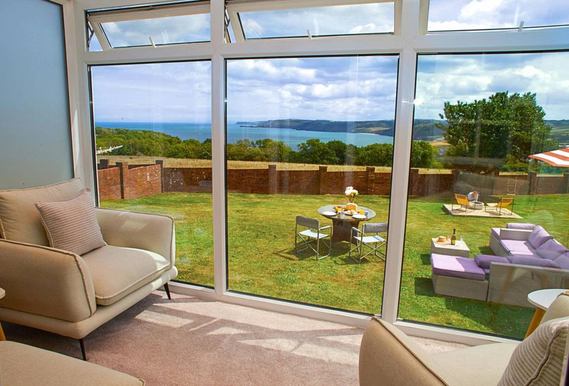 93 M² Cottage ∙ 4 Bedrooms ∙ 7 Guests - Aberporth