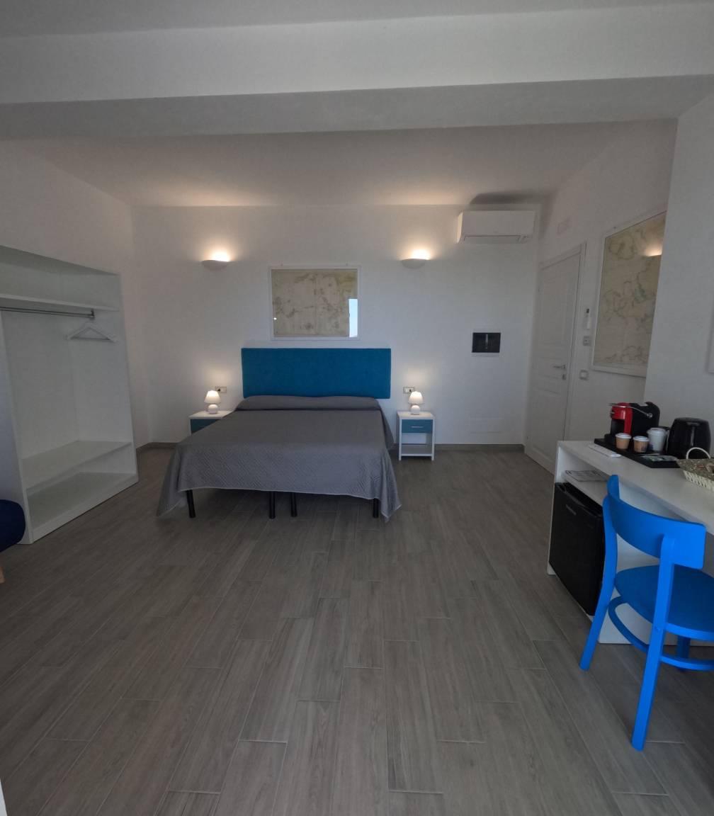 22 M² Hotelli ∙ 1 Makuuhuone ∙ 3 Vierasta - Calabria