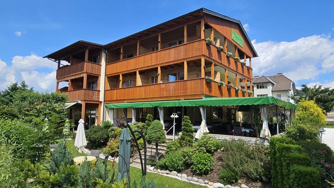 16 M² Hotel ∙ 1 Schlafzimmer ∙ 2 Gäste - Spittal an der Drau