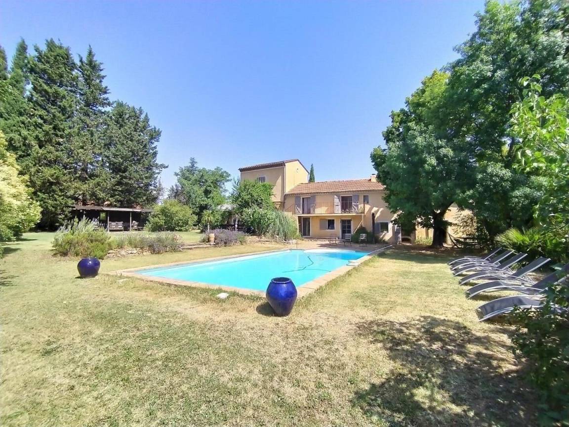 180 M² House ∙ 6 Bedrooms ∙ 12 Guests - Aups