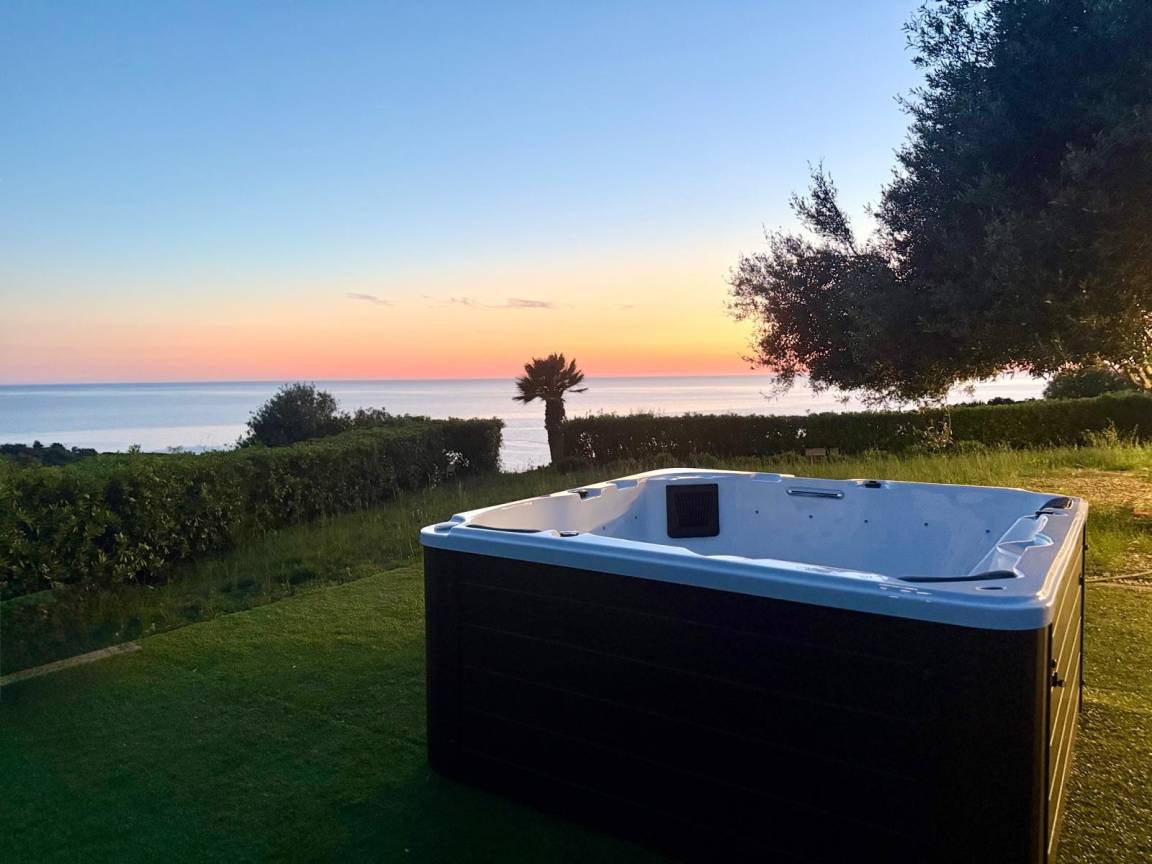 250 M² Villa ∙ 5 Bedrooms ∙ 9 Guests - Bosa