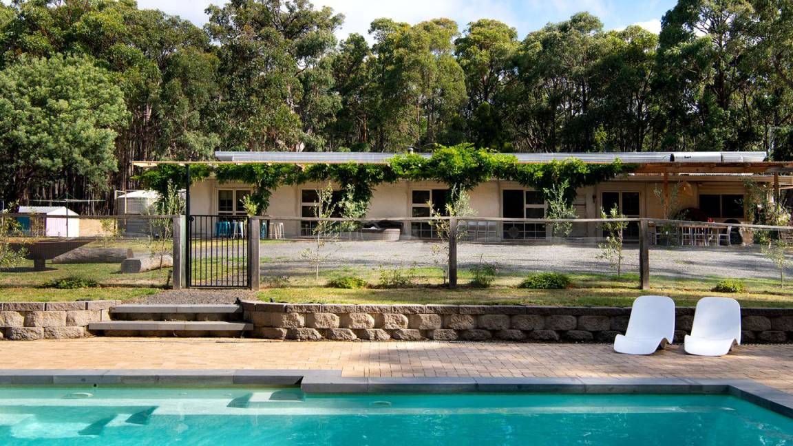 Accommodation ∙ 6 Bedrooms ∙ 16 Guests - Trentham