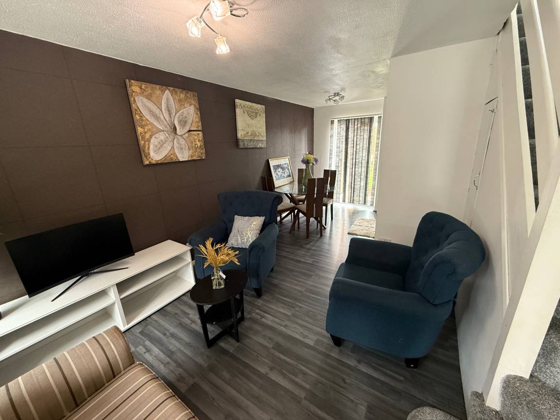 70 M² House ∙ 2 Bedrooms ∙ 4 Guests - Woolwich