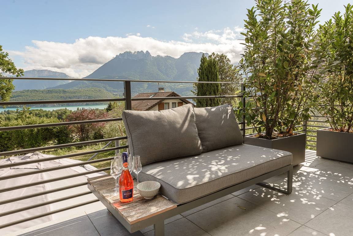 358 M² Villa ∙ 4 Makuuhuonetta ∙ 8 Vierasta - Lescheraines