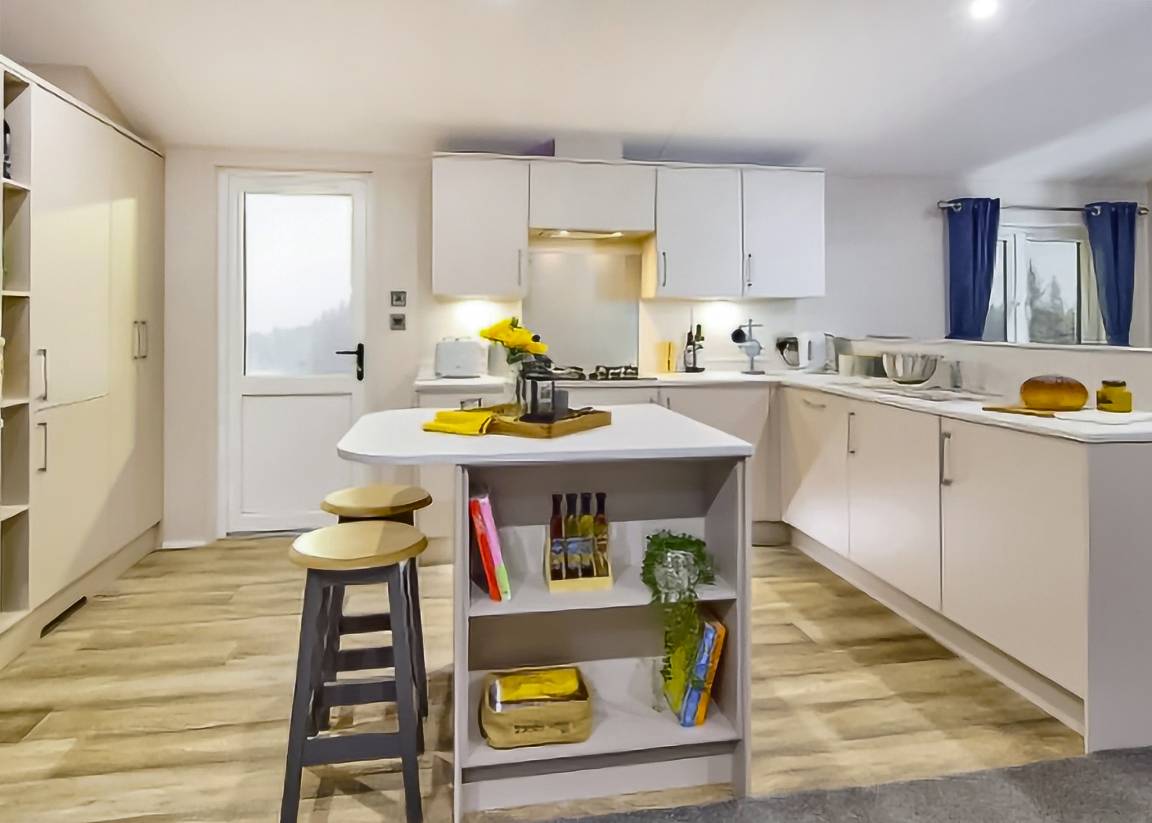 Chalet ∙ 4 Bedrooms ∙ 8 Guests - Sutton on Sea