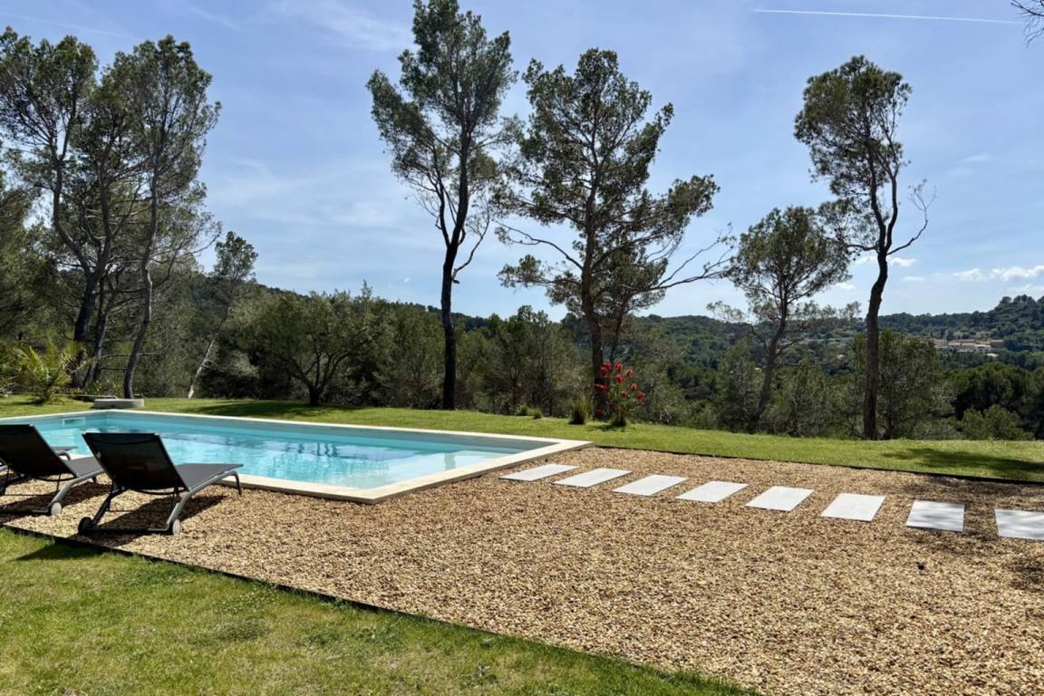 170 M² Villa ∙ 4 Habitaciones ∙ 7 Huéspedes - Cadenet