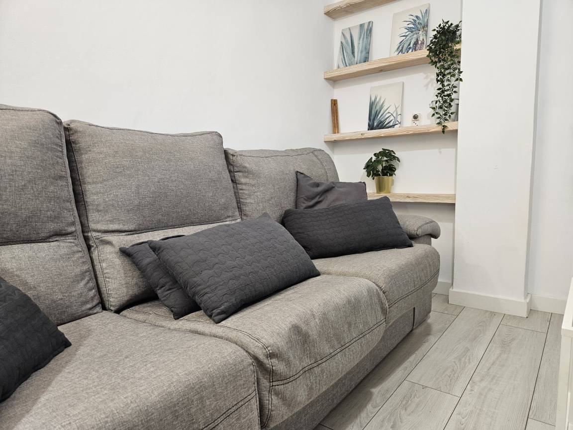 72 M² Apartment ∙ 3 Bedrooms ∙ 5 Guests - Gijón