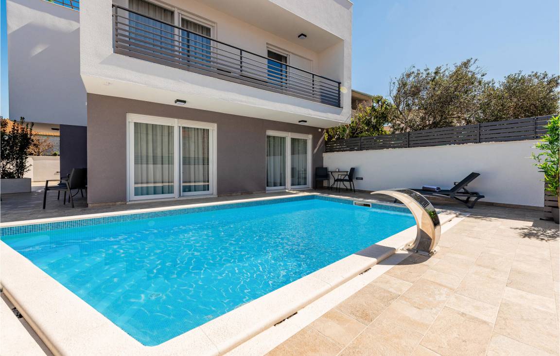 160 M² Ferienhaus ∙ 4 Schlafzimmer ∙ 8 Gäste - Tisno