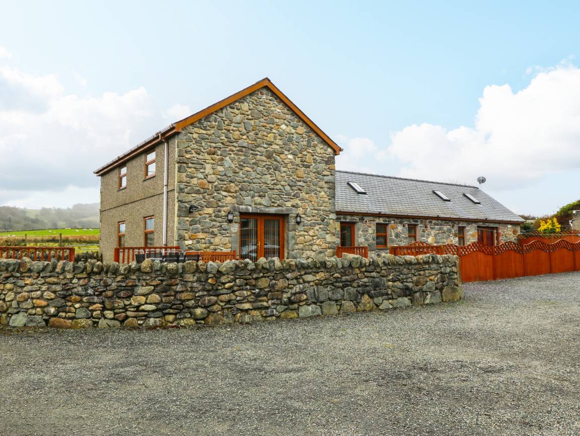 Cottage ∙ 4 Bedrooms ∙ 8 Guests - Criccieth