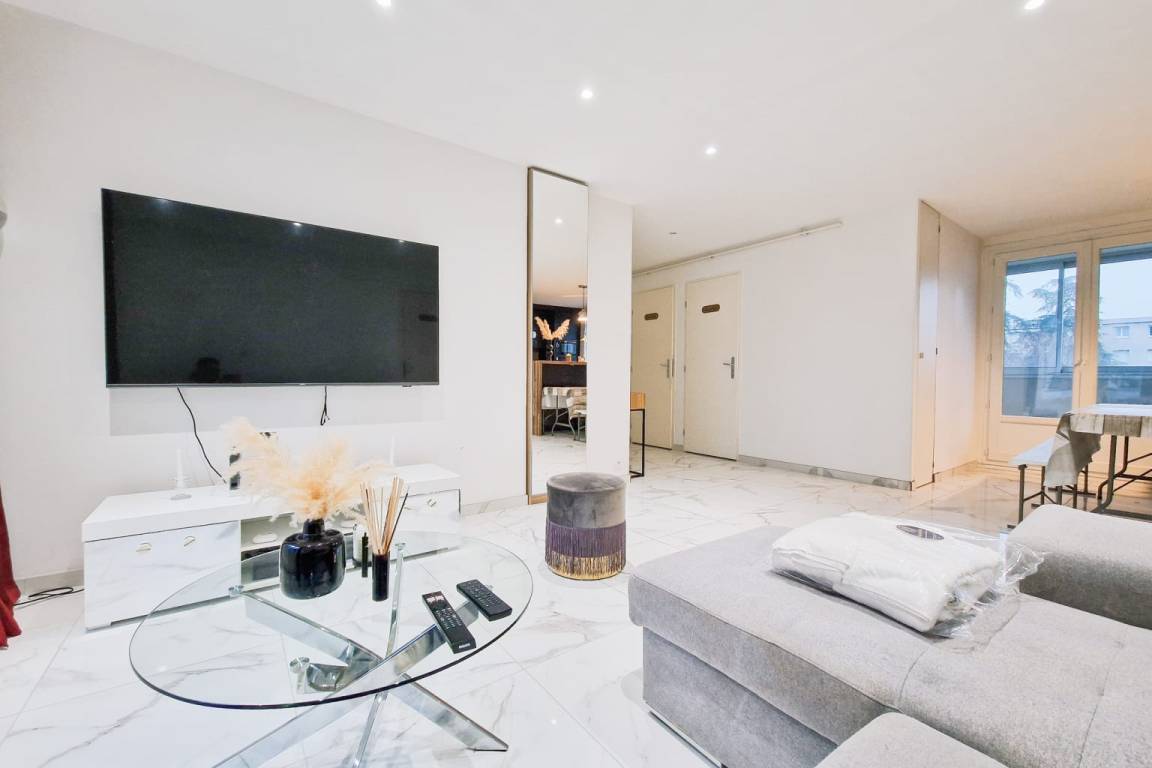 61 M² Appartement ∙ 2 Chambres ∙ 6 Personnes - Saint-Martin-d'Hères