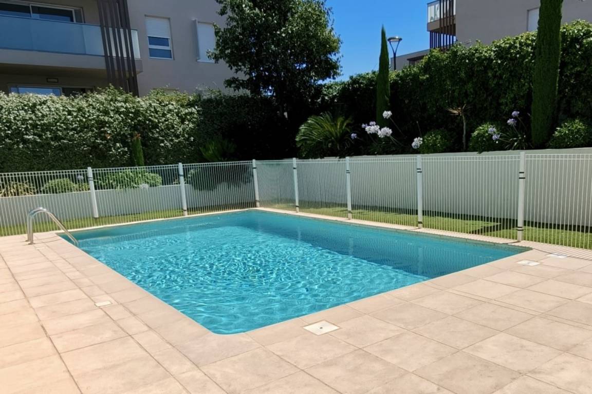80 M² Apartamento ∙ 3 Habitaciones ∙ 6 Huéspedes - Fréjus