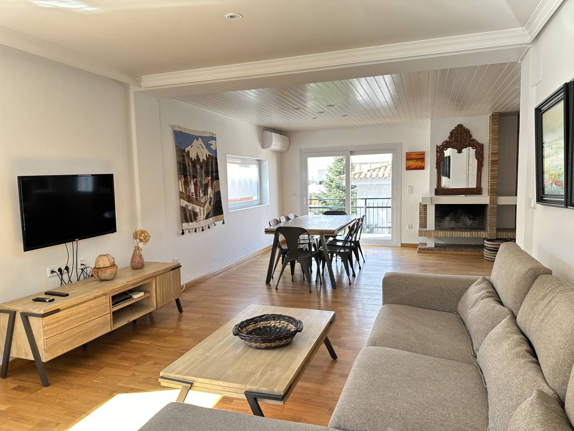 280 M² Villa ∙ 4 Bedrooms ∙ 8 Guests - Roses