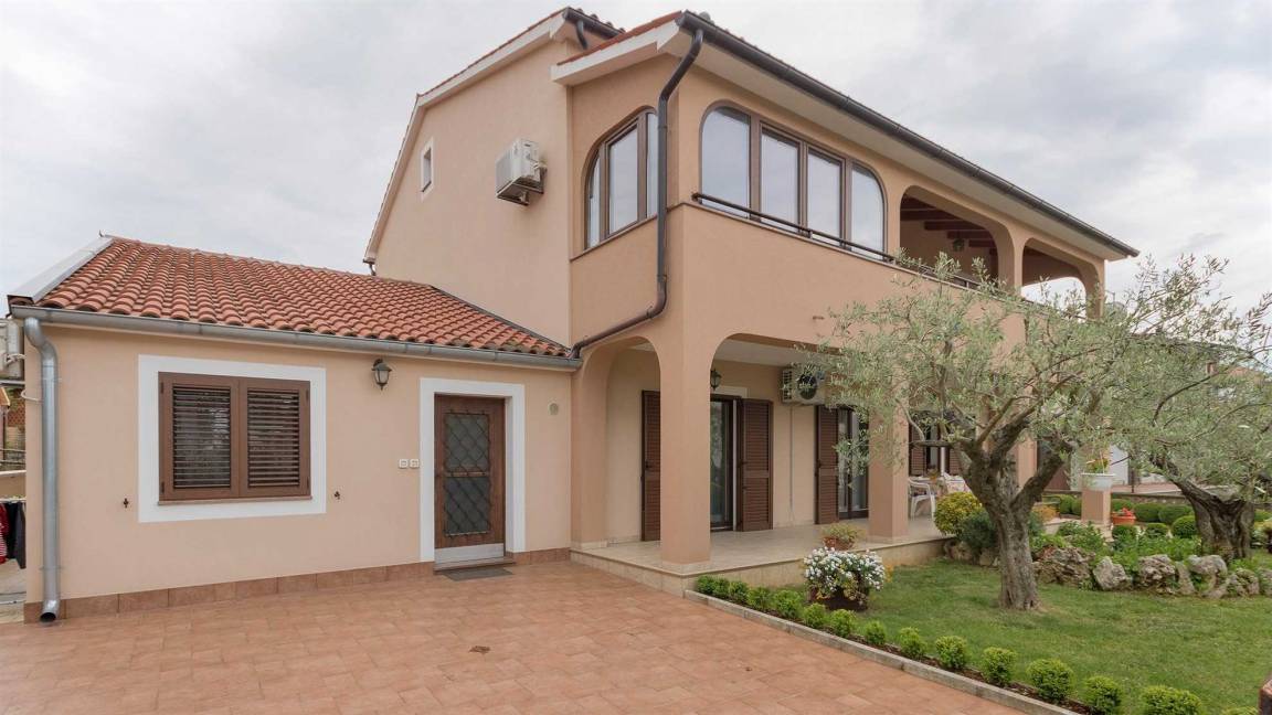 85 M² Appartement ∙ 3 Slaapkamers ∙ 7 Gasten - Fažana