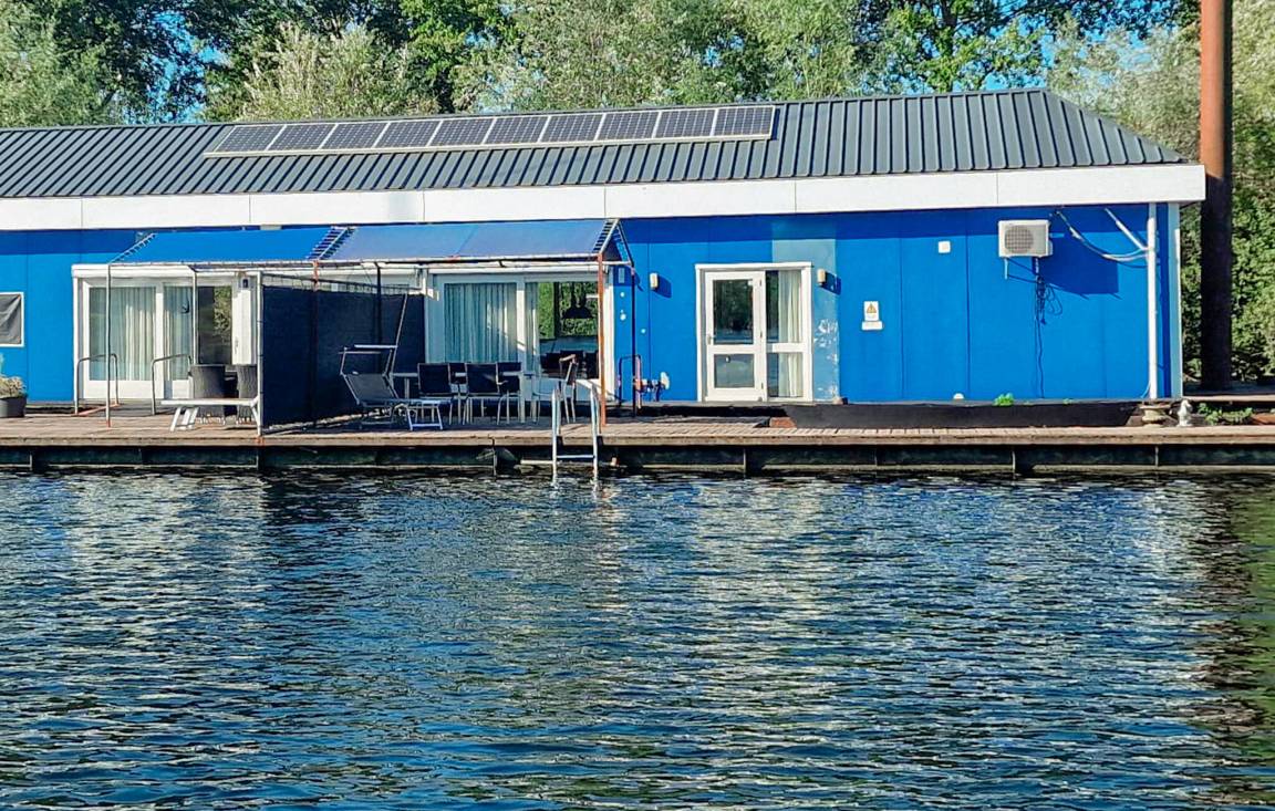 85 M² Huisboot ∙ 2 Slaapkamers ∙ 5 Gasten - Tiel