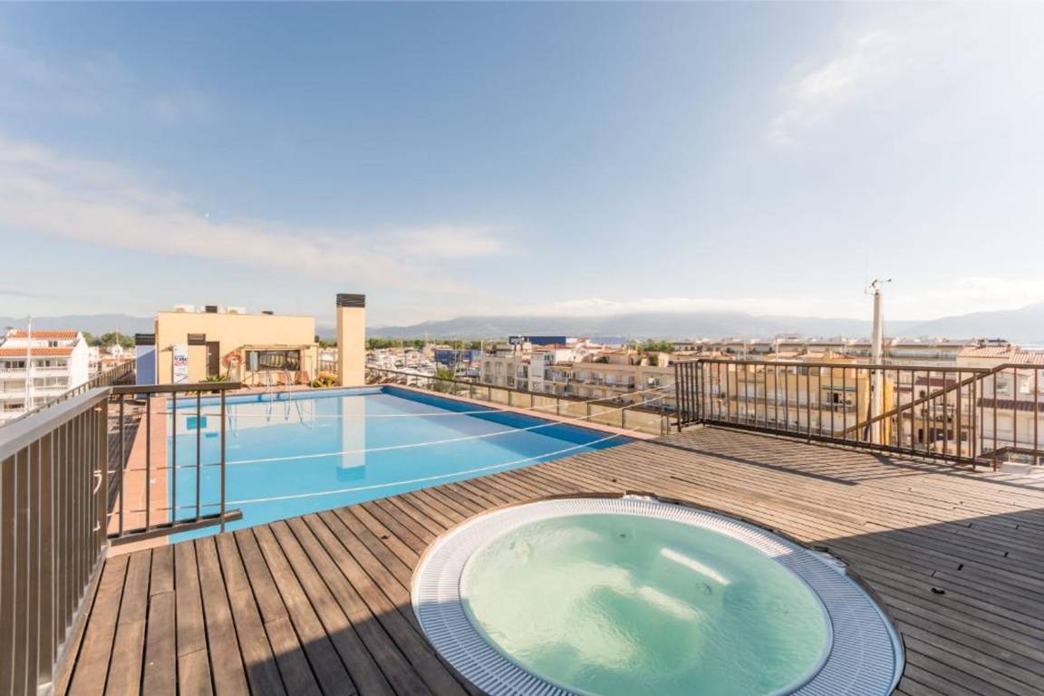 65 M² Apartment ∙ 2 Bedrooms ∙ 6 Guests - Roses