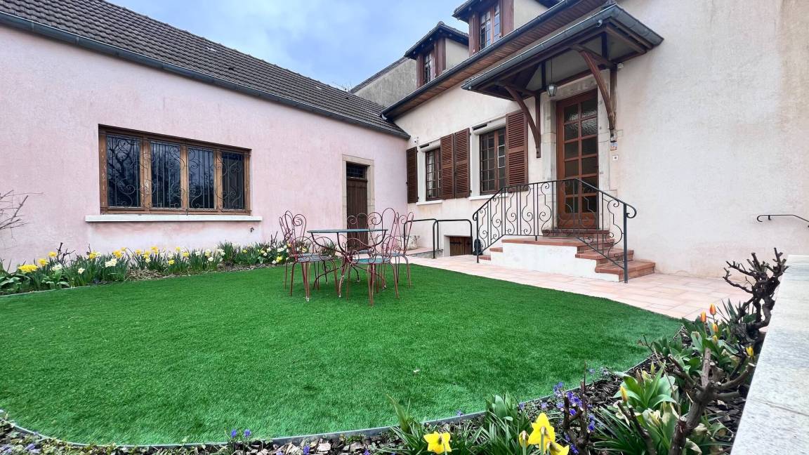 110 M² Huis ∙ 4 Slaapkamers ∙ 6 Gasten - Côte-d'Or
