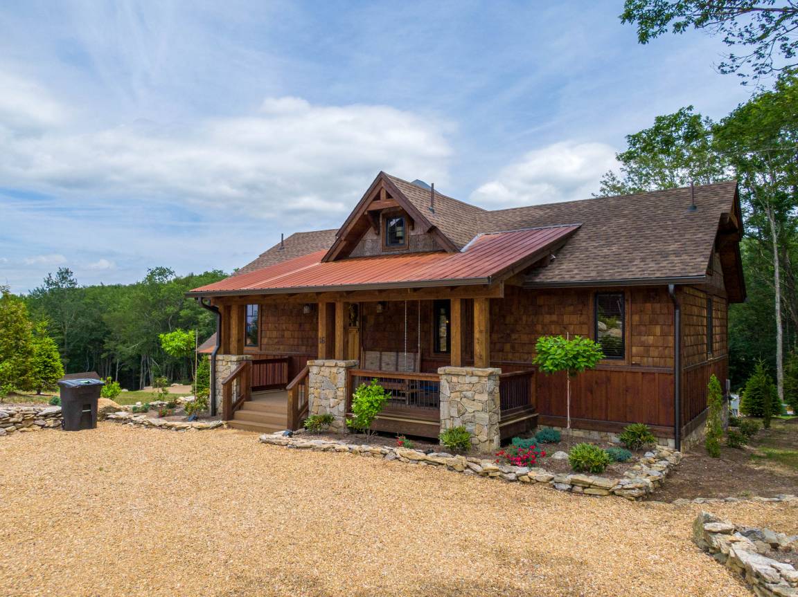 Cabin ∙ 2 Bedrooms ∙ 4 Guests - Beech Mountain