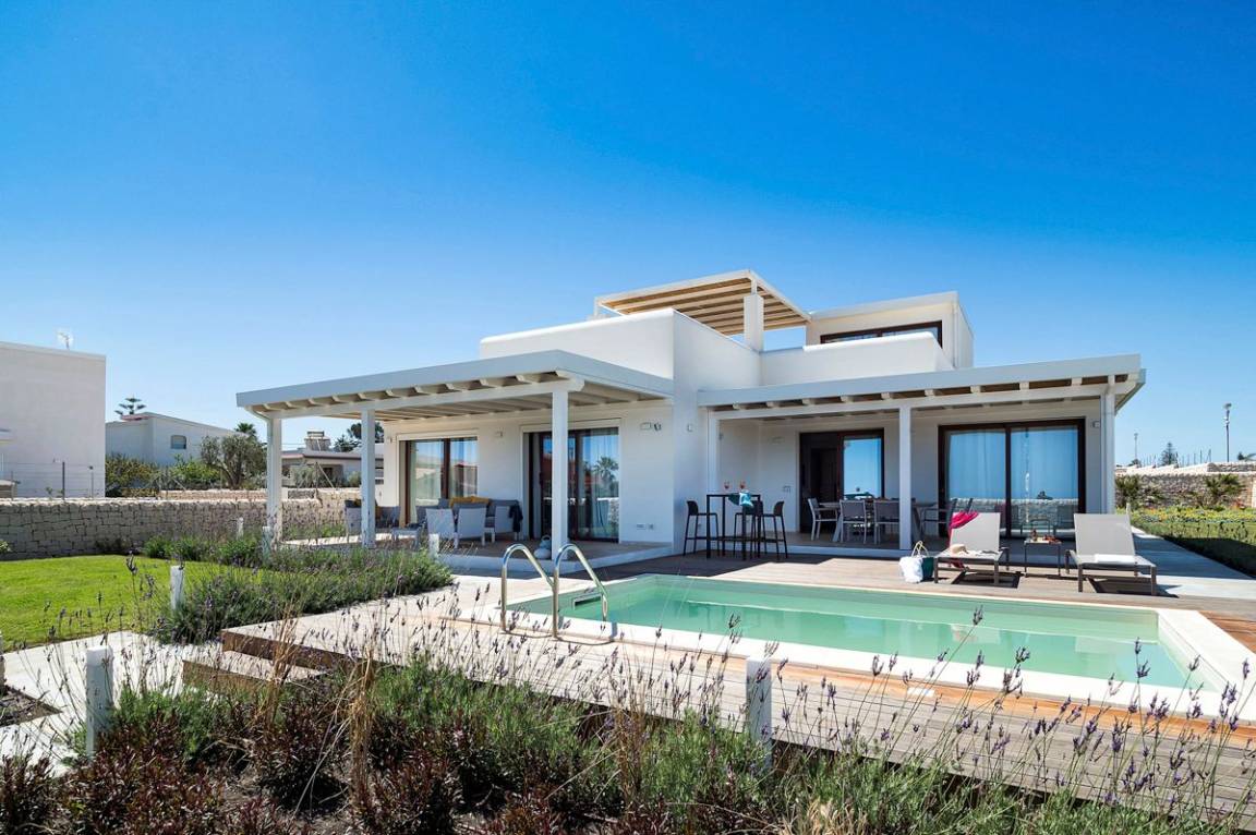 Villa ∙ 4 Bedrooms ∙ 8 Guests - Marzamemi