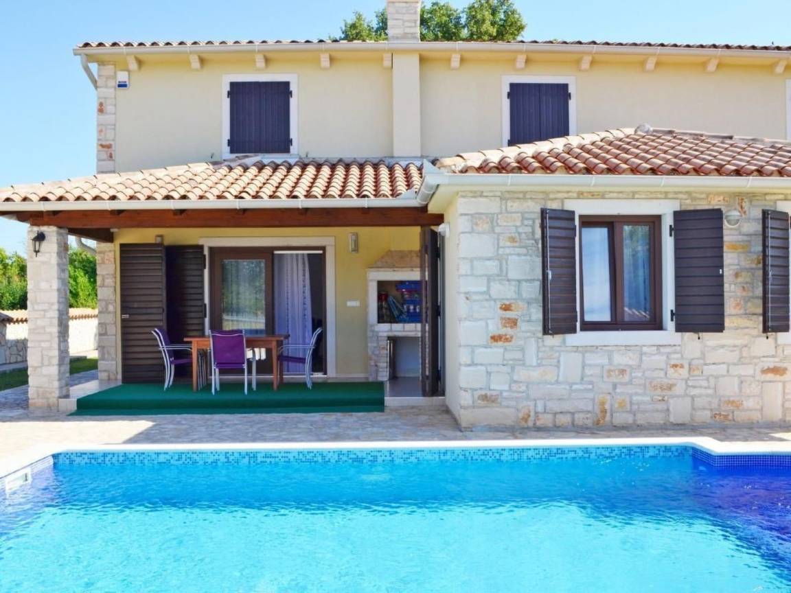 200 M² Ferienhaus ∙ 4 Schlafzimmer ∙ 7 Gäste - Premantura