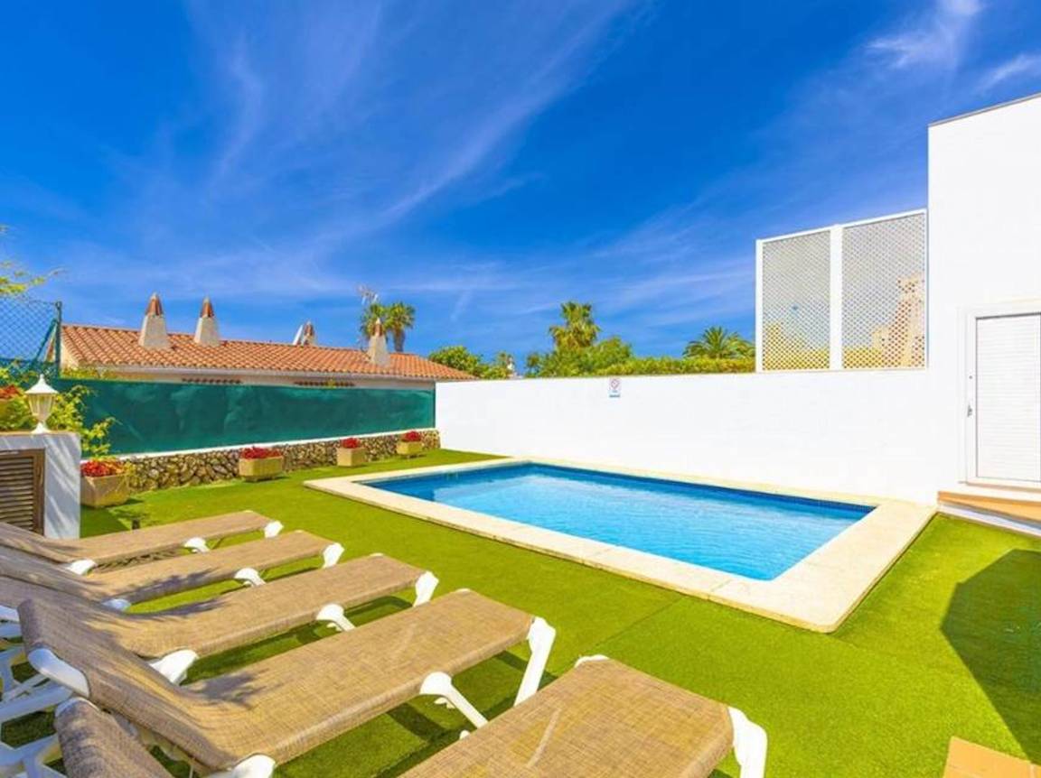 150 M² Villa ∙ 3 Bedrooms ∙ 6 Guests - Cala Galdana