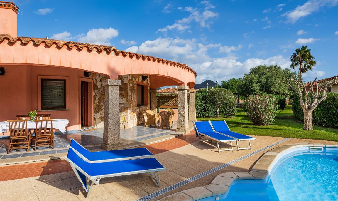 100 M² Villa ∙ 3 Bedrooms ∙ 6 Guests - Costa Rei