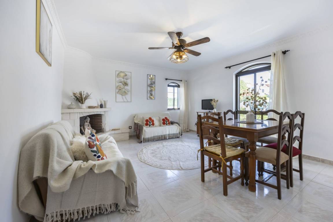 130 M² Huis ∙ 4 Slaapkamers ∙ 10 Gasten - Altura