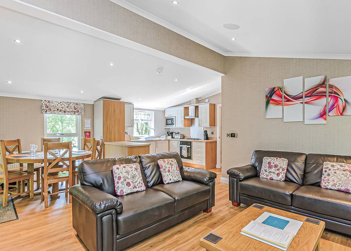 Chalet ∙ 3 Bedrooms ∙ 6 Guests - Cheshire