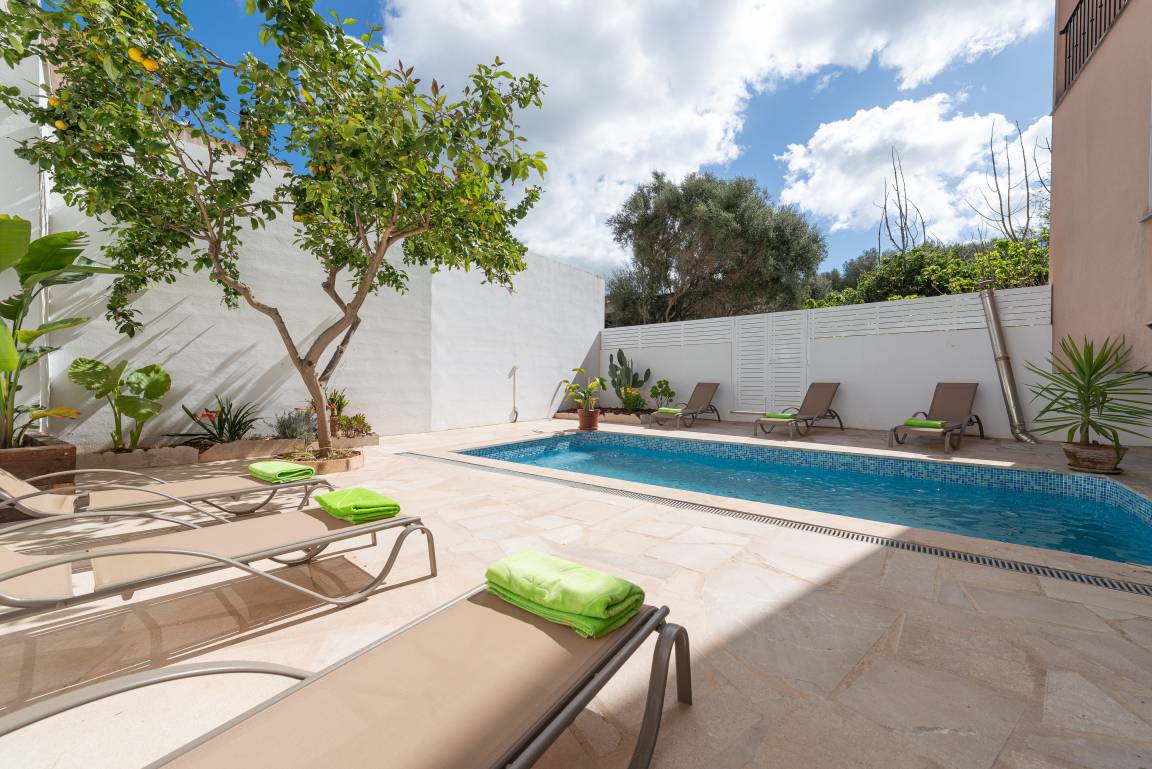 170 M² Apartment ∙ 3 Bedrooms ∙ 6 Guests - Petra