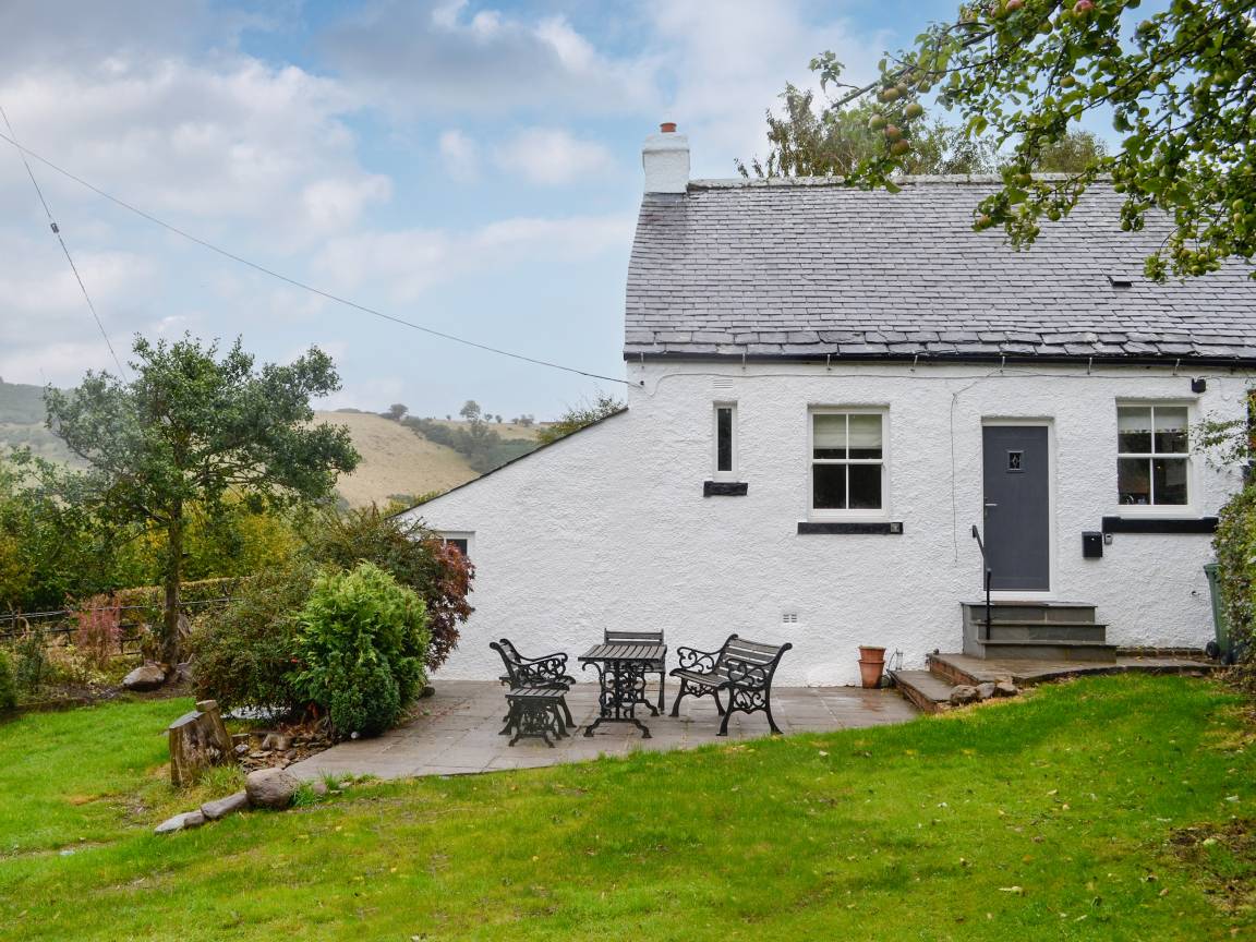 Cottage ∙ 2 Bedrooms ∙ 4 Guests - Dumfries and Galloway