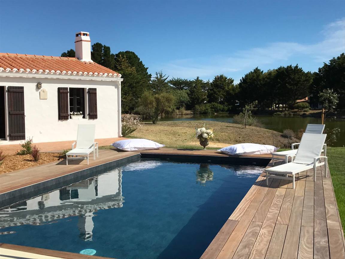 250 M² Maison De Vacances ∙ 5 Chambres ∙ 10 Personnes - Barbâtre