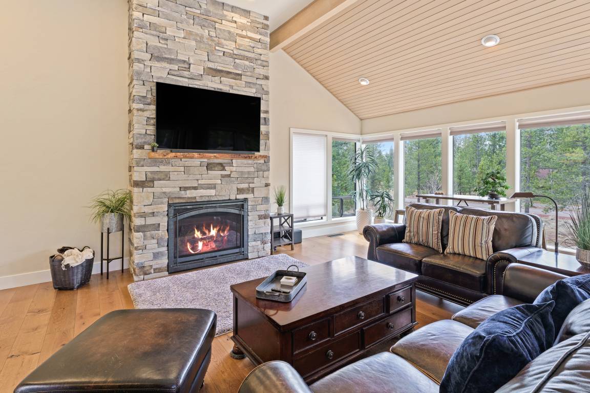 240 M² House ∙ 5 Bedrooms ∙ 12 Guests - Sunriver, OR