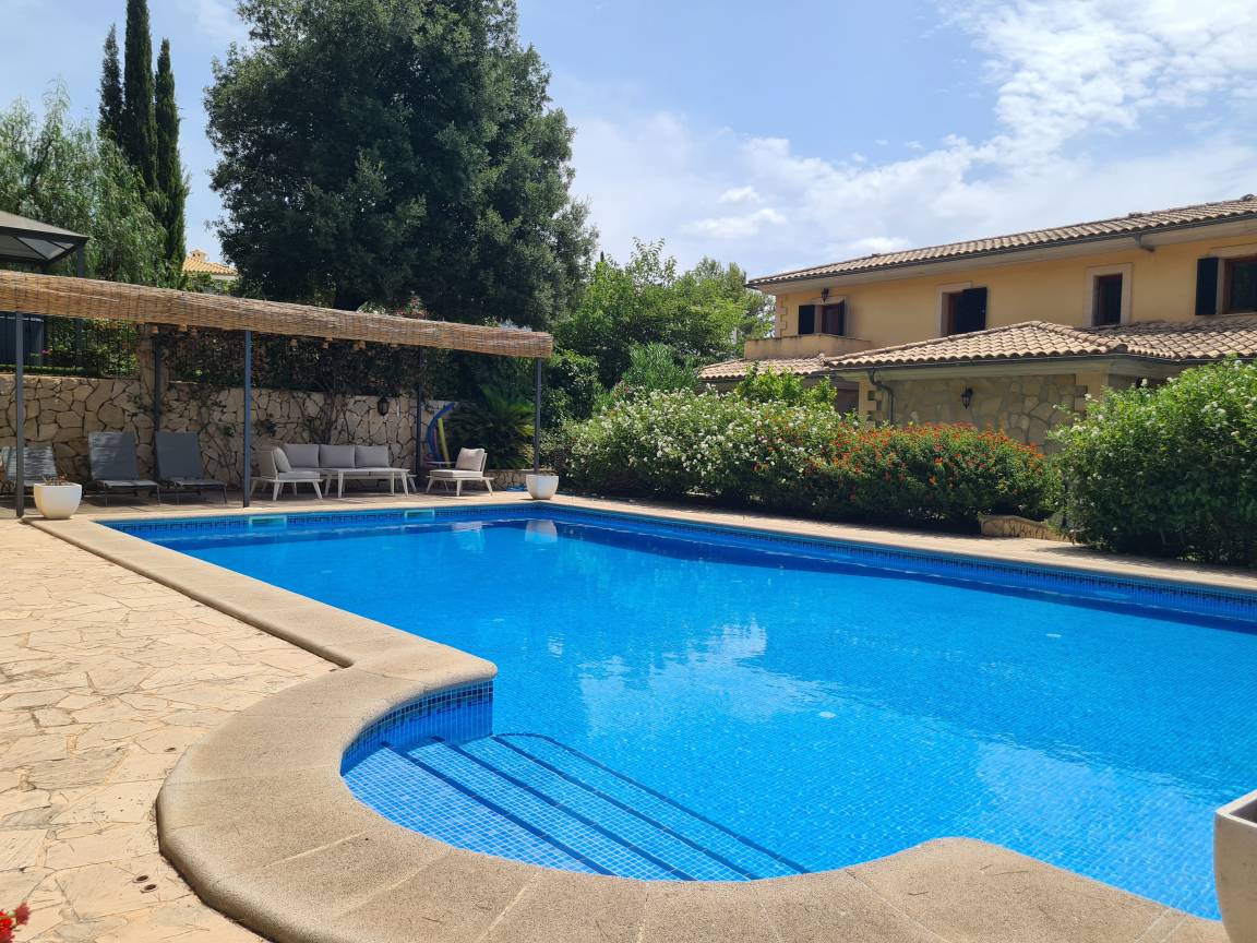 443 M² Villa ∙ 4 Bedrooms ∙ 8 Guests - Muro